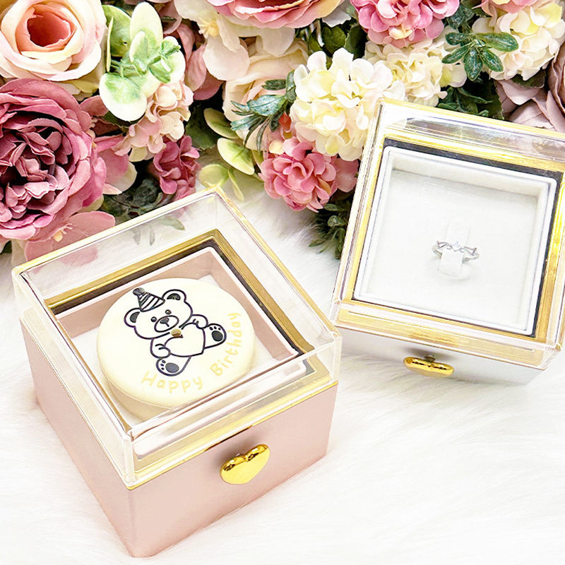 Ring box with Surprise Bear – Tailored Paw